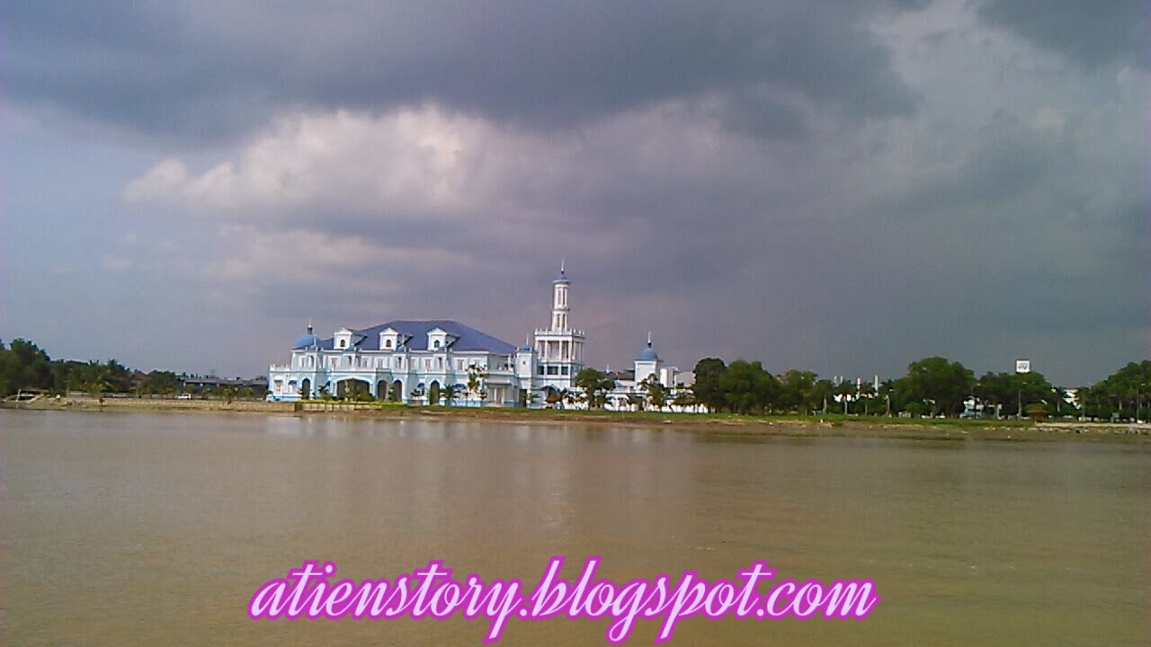 Naik bot di Jeti Tanjung Emas | AtienStory