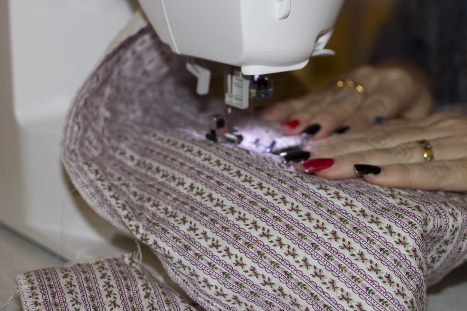 whitebrickwall: I'm a Lean Mean Sewing Machine!