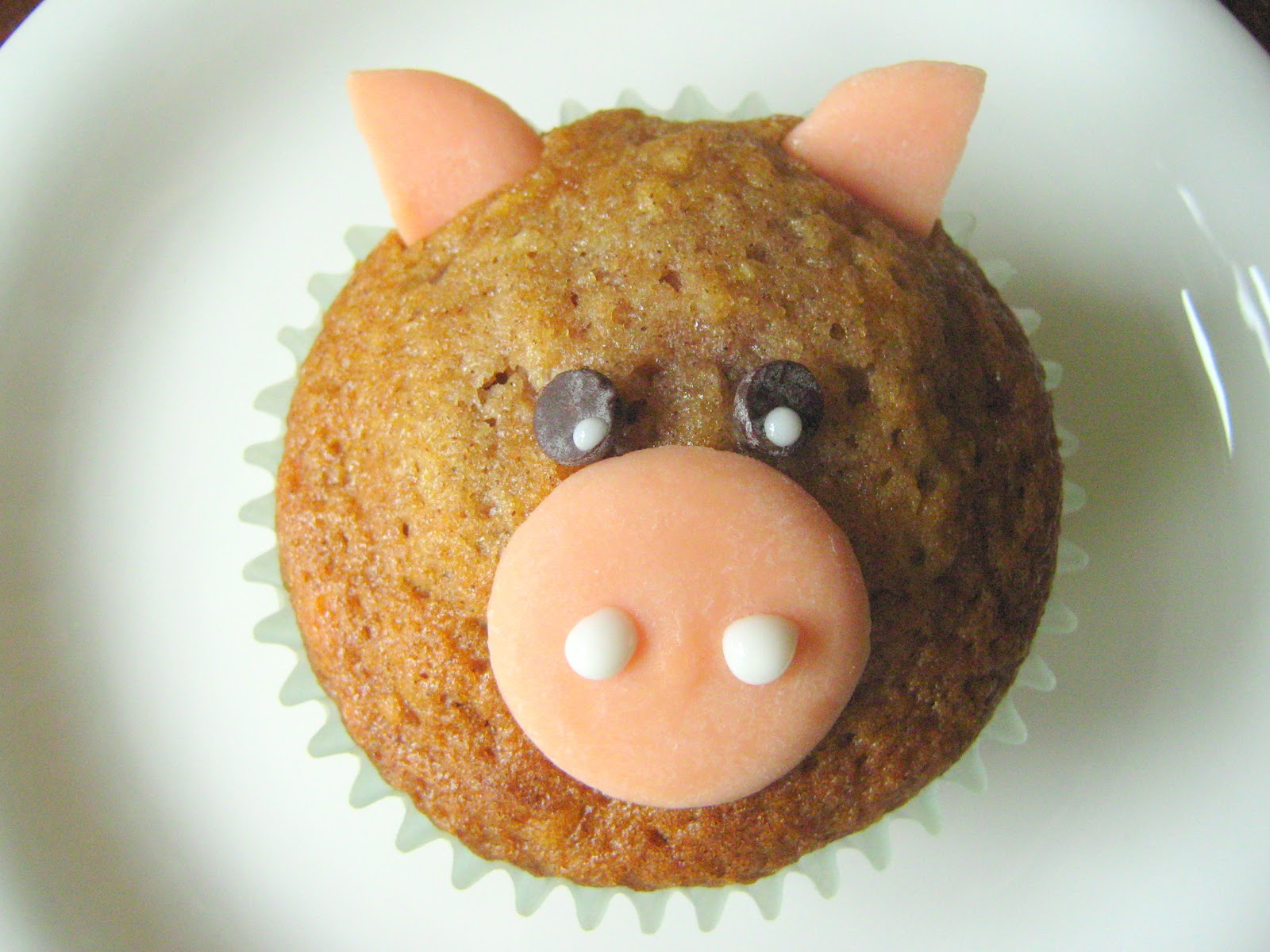Rindy Mae: Animal Muffins: A Kid Snack