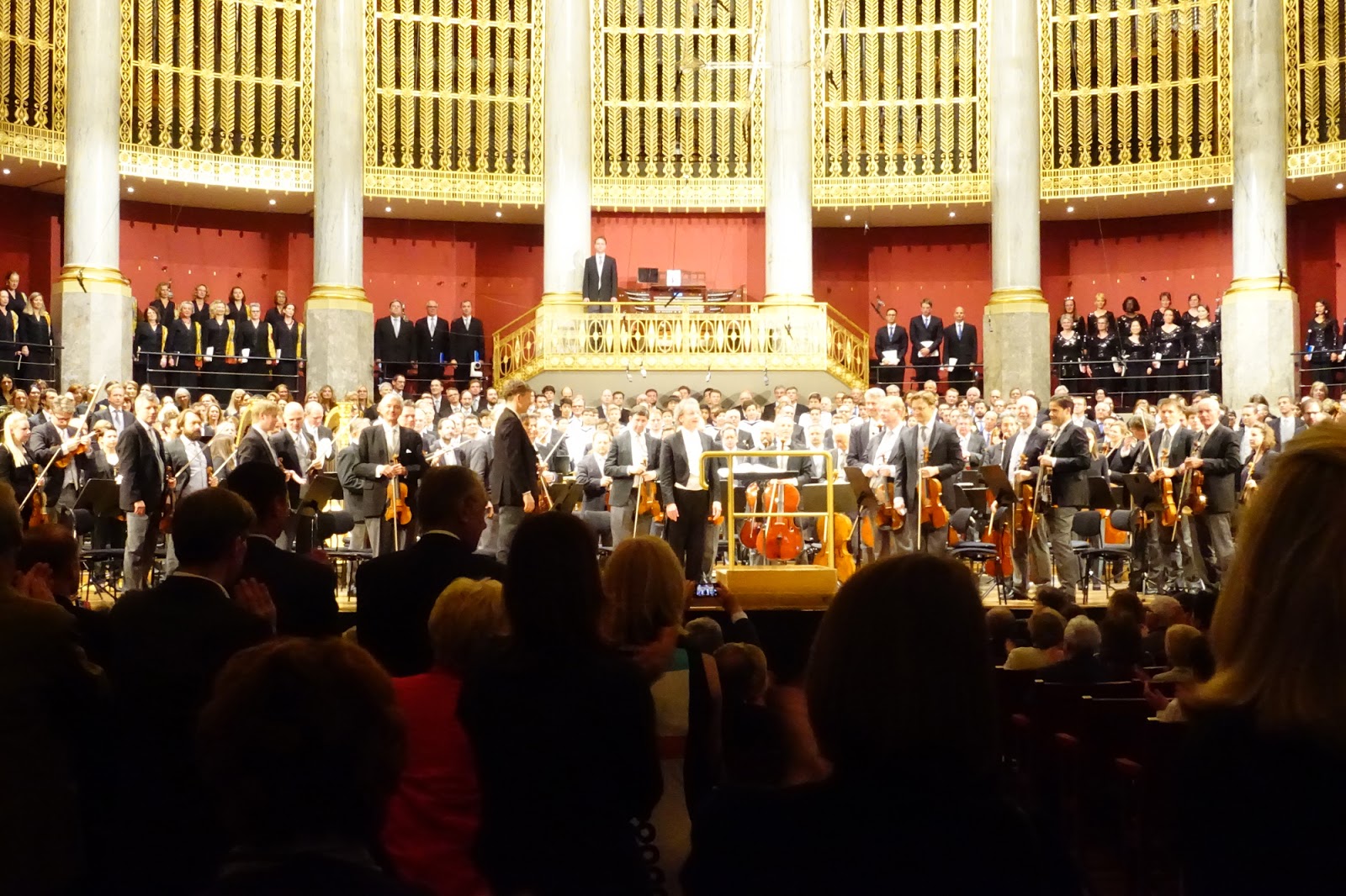 Ionarts: On ClassicsToday: Vienna Philharmonic' Mahler's 8th at the ...