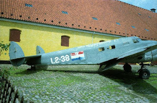 AIRPLANE SCALE MODELKIT: LOCKHEED ELECKTRA L-12 Junior (C-40)