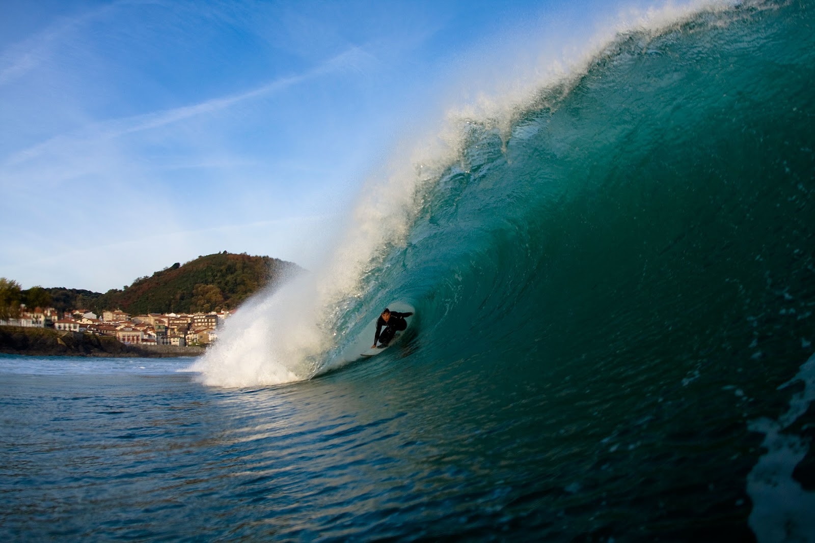 Wave Hunter: Mundaka - Spain