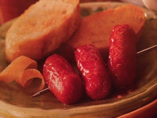 Easy crockpot recipes: Spicy Sweet and Sour Cocktail Franks Crockpot Recipe