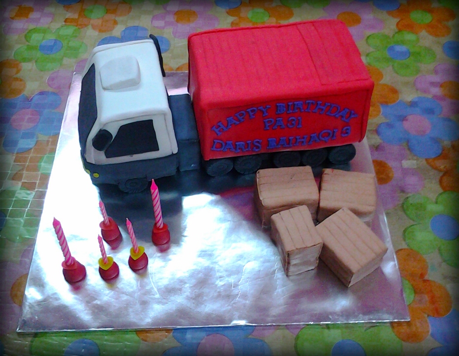 My Sweet Center: ~ Lorry Container Birthday Cake