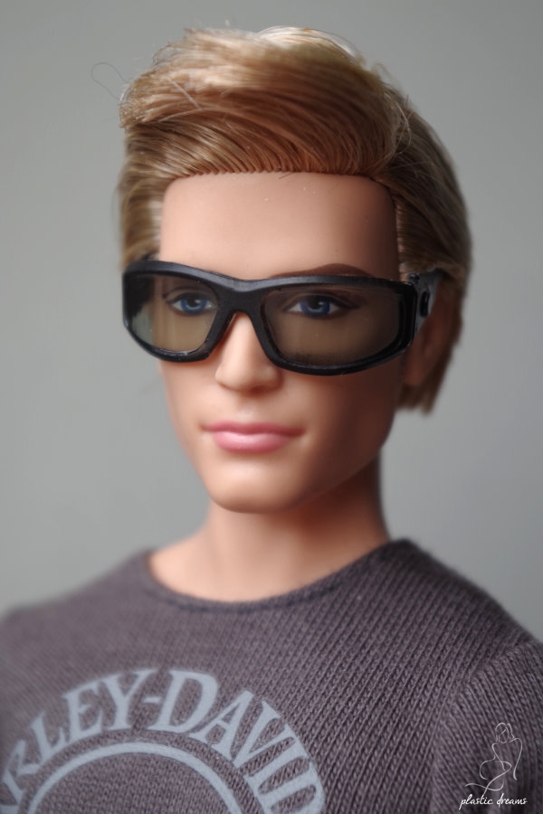 Plastic Dreams Dolls :: Barbie et miniatures: Harley-Davidson Ken Doll