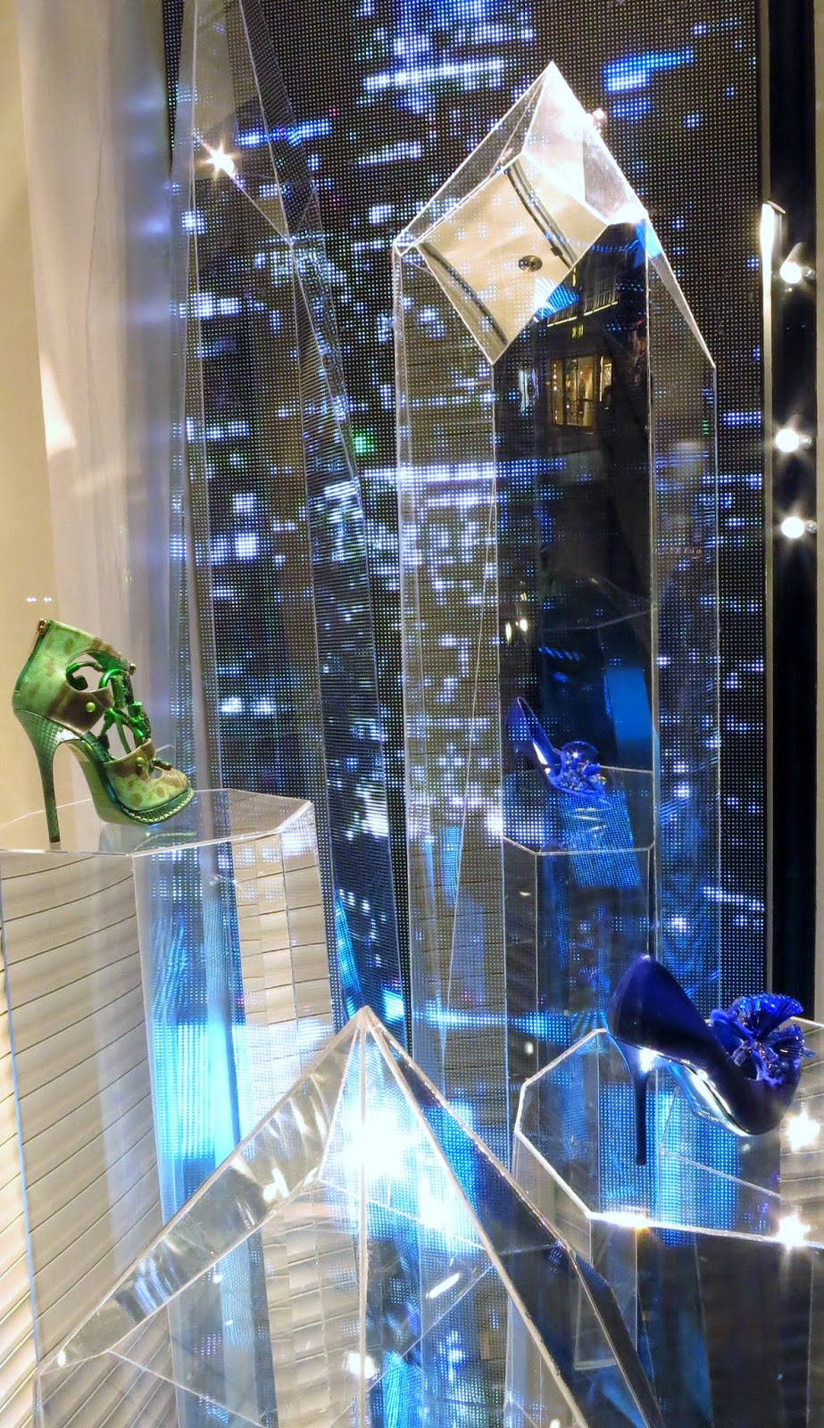 RetailStoreWindows.com: Jimmy Choo, London