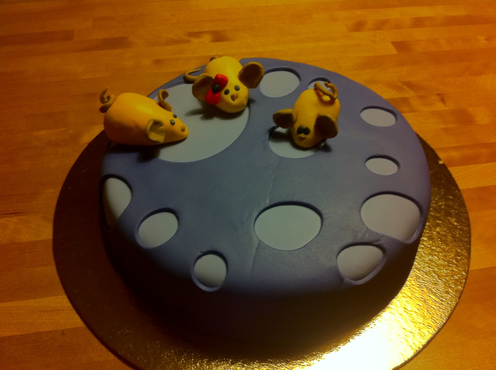 UN TOQUE DULCE: Mi primera tarta. Los Ratoncitos