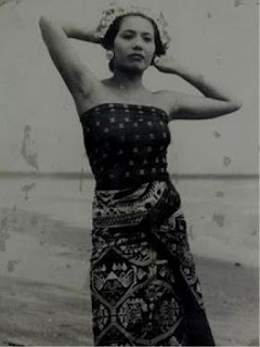 SparobayaTokoh: Ni Pollok, Seniwati Bali Tempo Doeloe