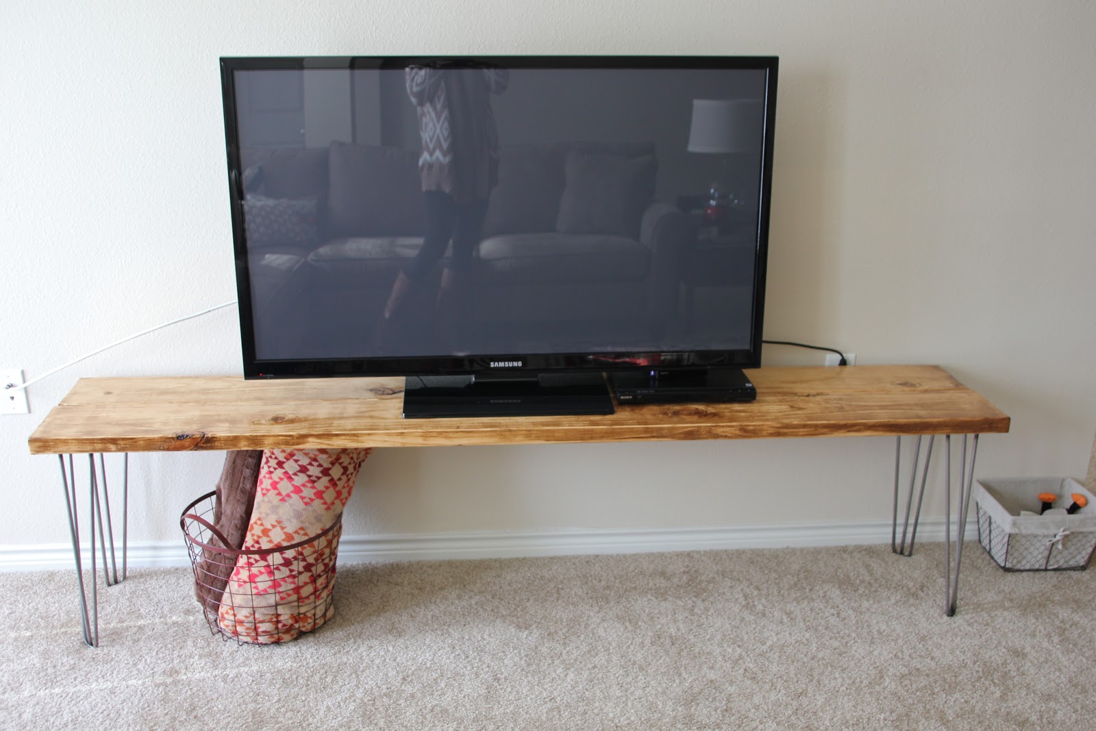 TV Stand / Bench / Any Table : a tutorial | Sweet Verbena