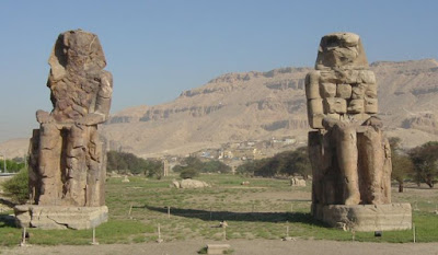 Paseando por la Historia: Los colosos de Memnón