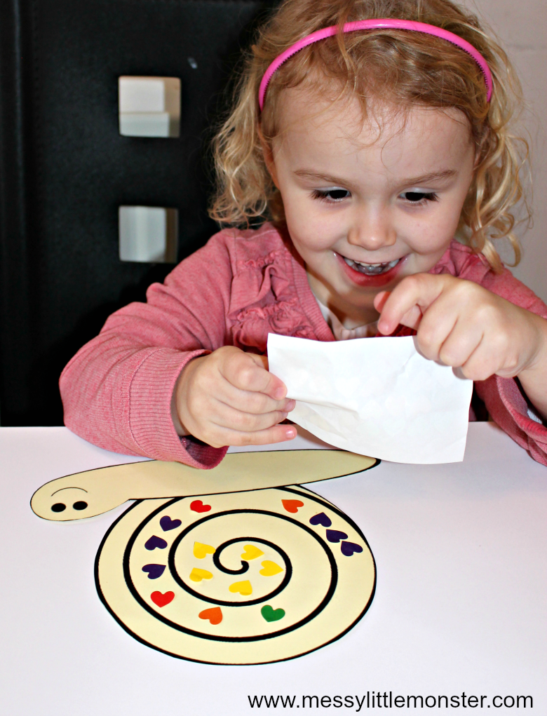 Snail Sticker Craft - FREE printable snail to cover with stickers ...