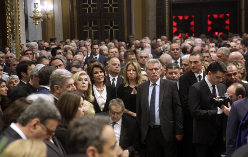 ΠΡΕΖΑ TV ©: Όλη η εγχωρια διαπλοκη παρηλασε στη κηδεια του Κωνσταντινου ...