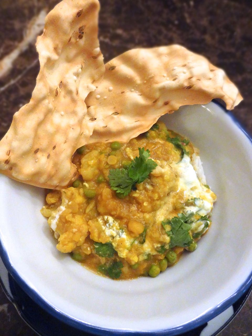 Scrumpdillyicious: Cauliflower, Potato & Green Pea Matar Dal