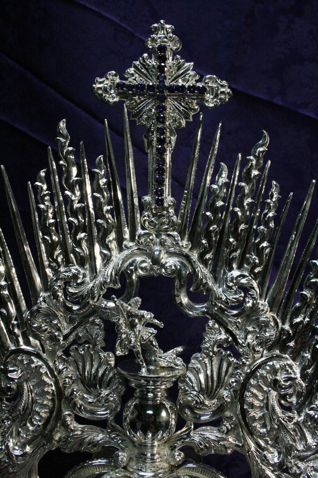 De capa y cola: TRABAJO DE ORFEBRERIA