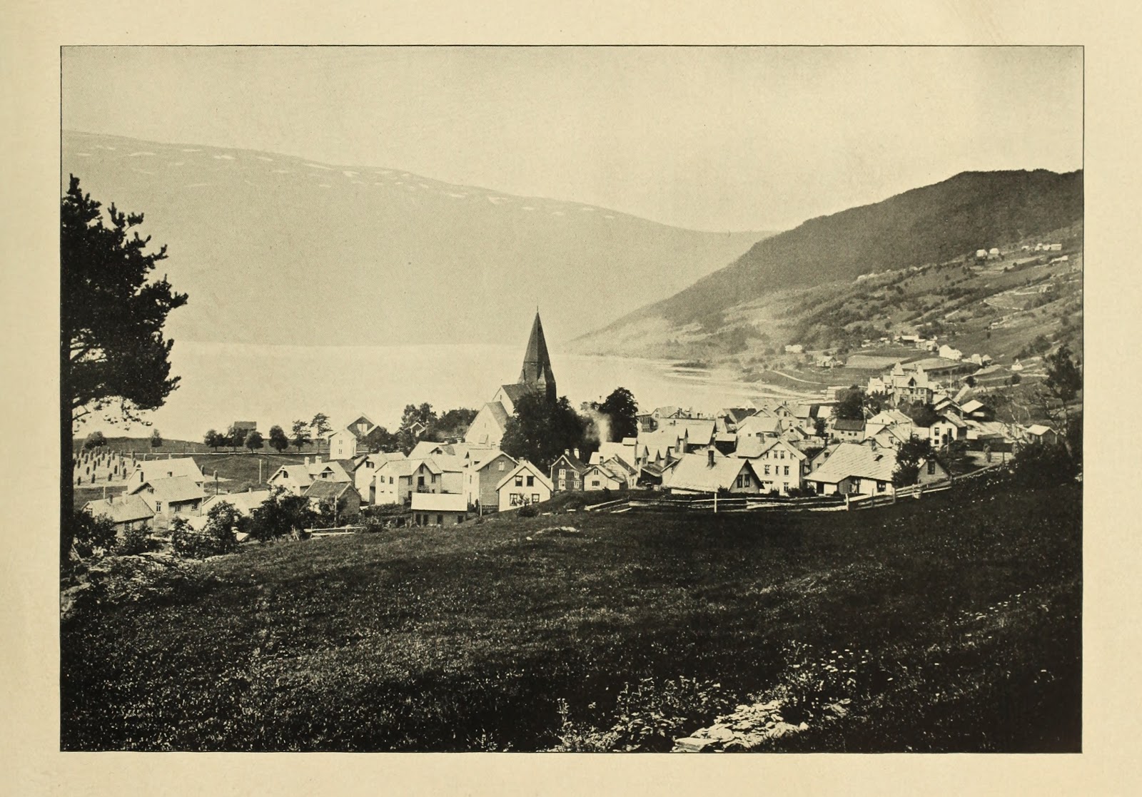 NORSKE PROSPEKTER: FOTOGRAFER, LANDSKAP, BYER, ETC.