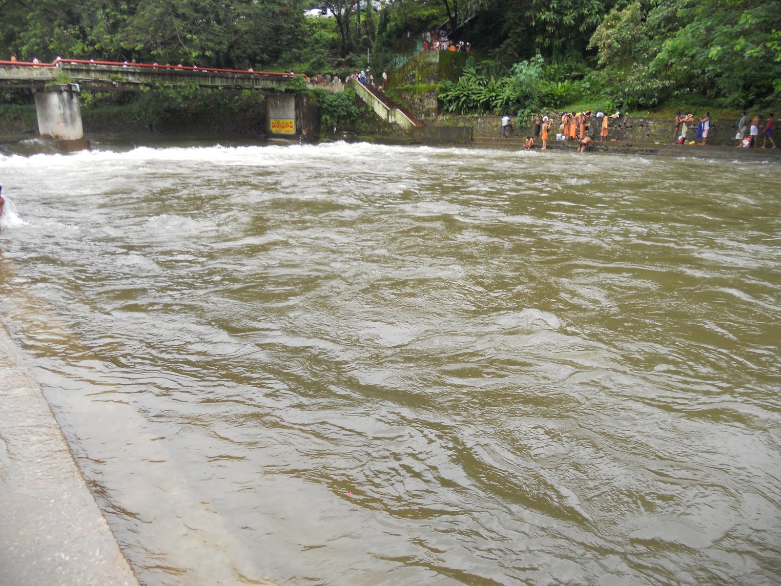 wallpapers name: Pamba Nadhi in Kerala ( Shabarimala )