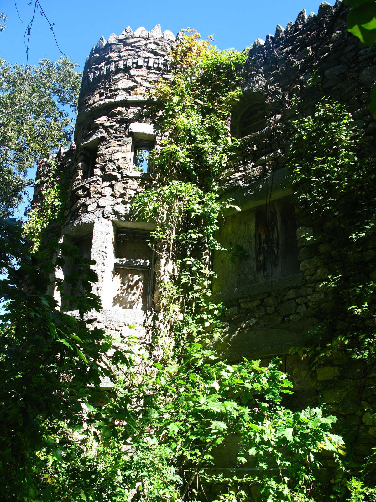 LIVE LOVE HIKE: Tarrywile Park, Danbury, CT 2012