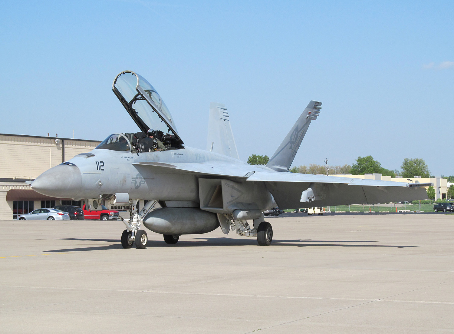 The Aero Experience: Sightings: VFA-41 "Black Aces" Super Hornet Makes ...