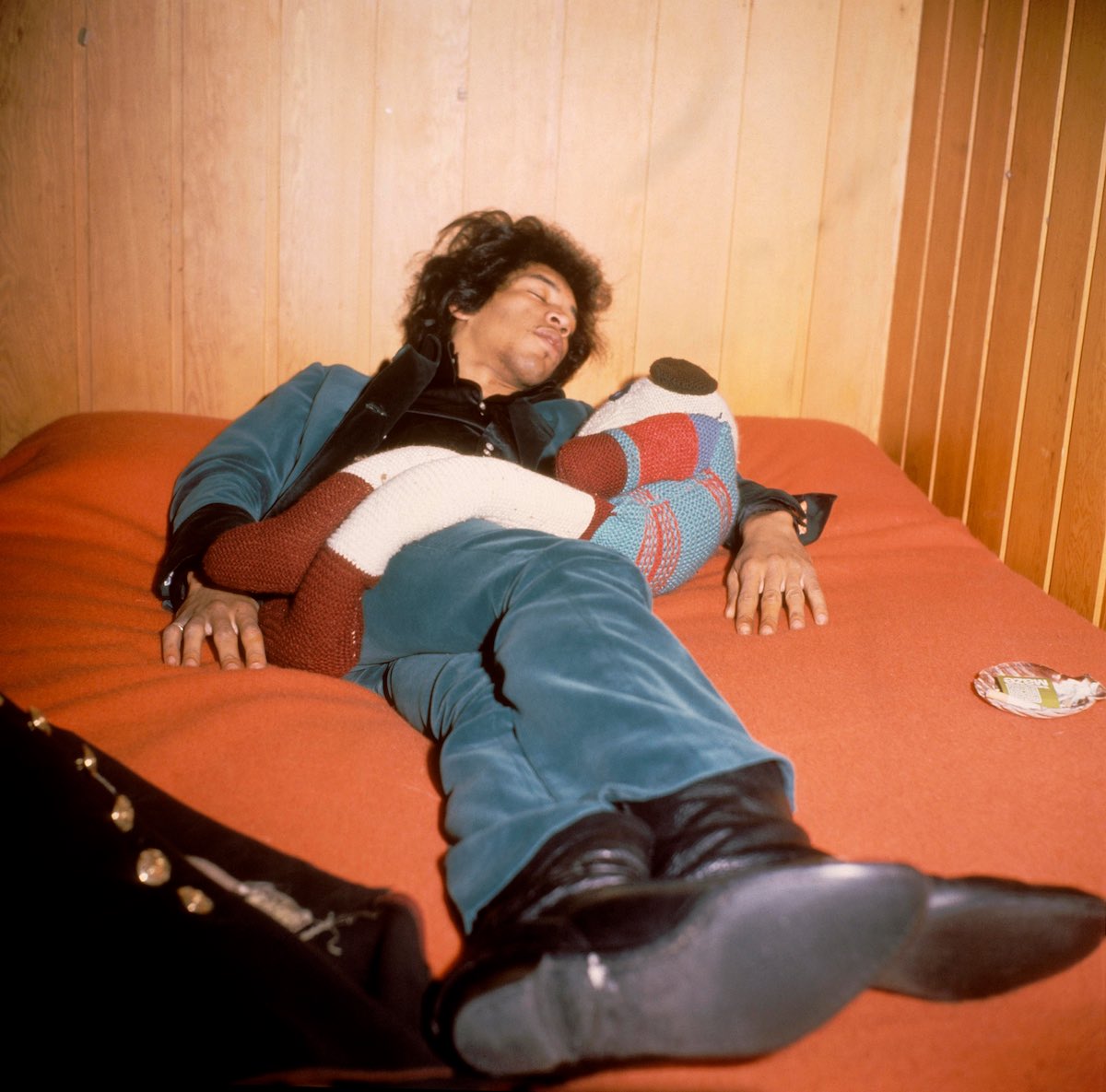 When Jimi Hendrix Rented Ringo’s Apartment: Amazing Photos Capture His ...