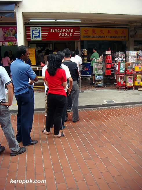 SG Young Investment: What are Singaporeans queuing up for?