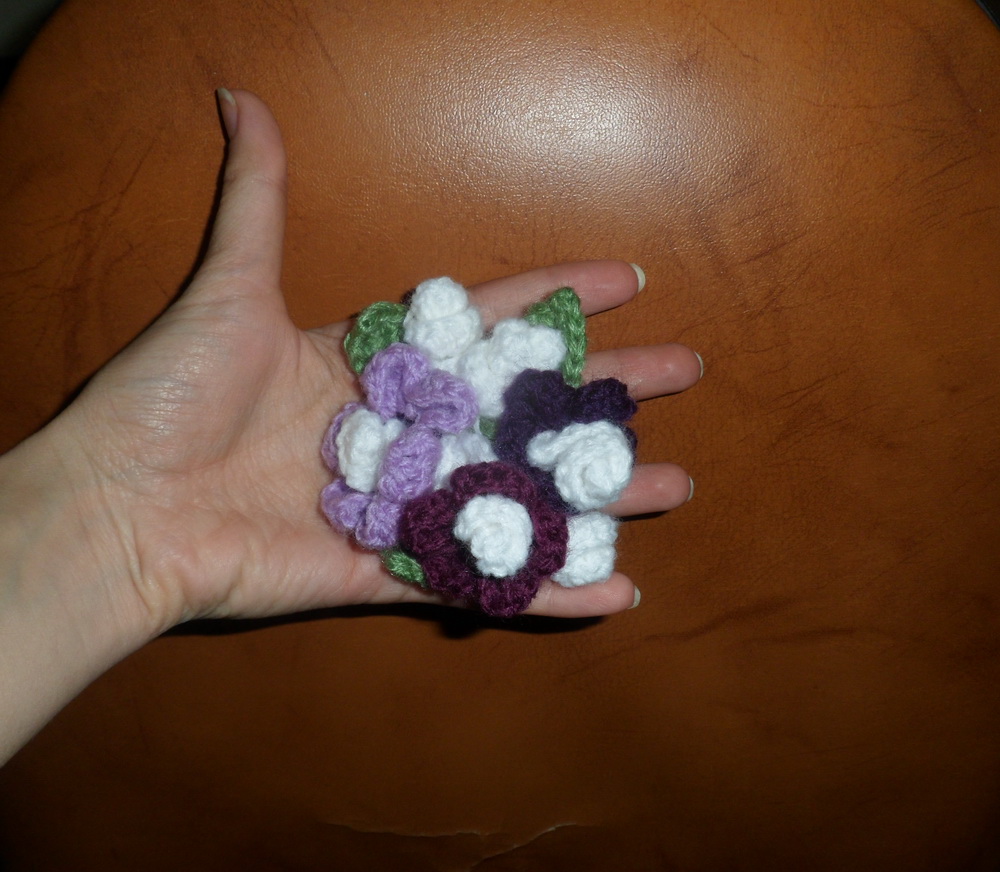 CROCHET MONIK HANDMADE: Brosa "Martisor special 1" 8 lei