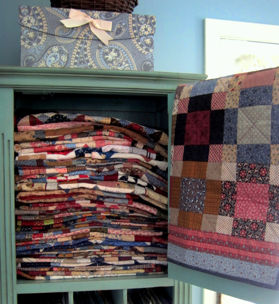 A Sentimental Quilter: Collecting Fabric - for Scrap Quilt Lovers