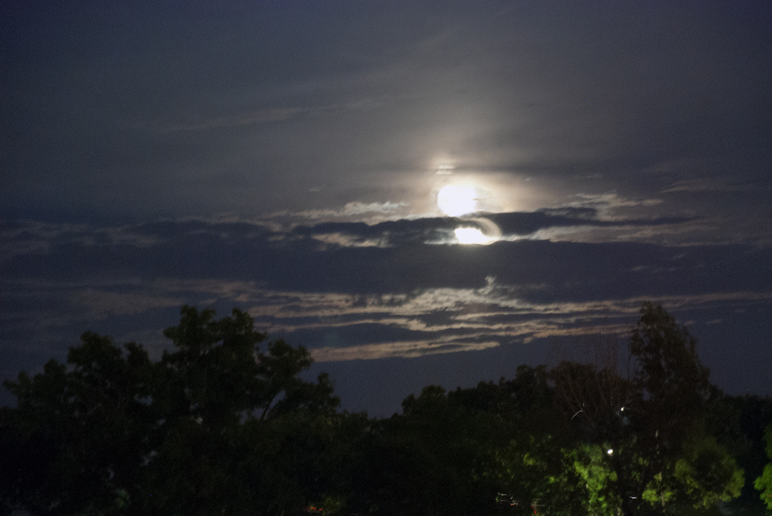 Supermoon Chicago | Connecting the Windy City