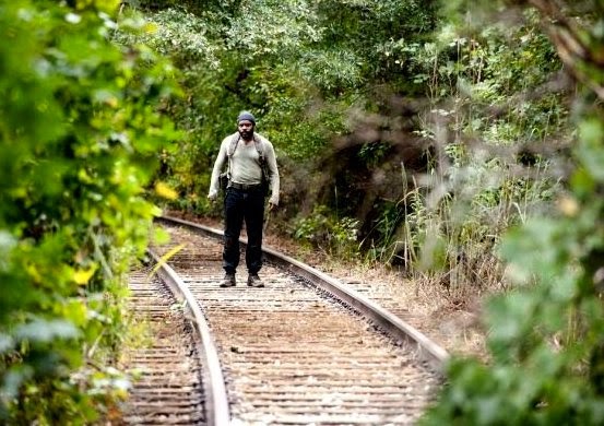 SNEAK PEEK : "The Walking Dead": "Just Look At The Flowers Lizzie"