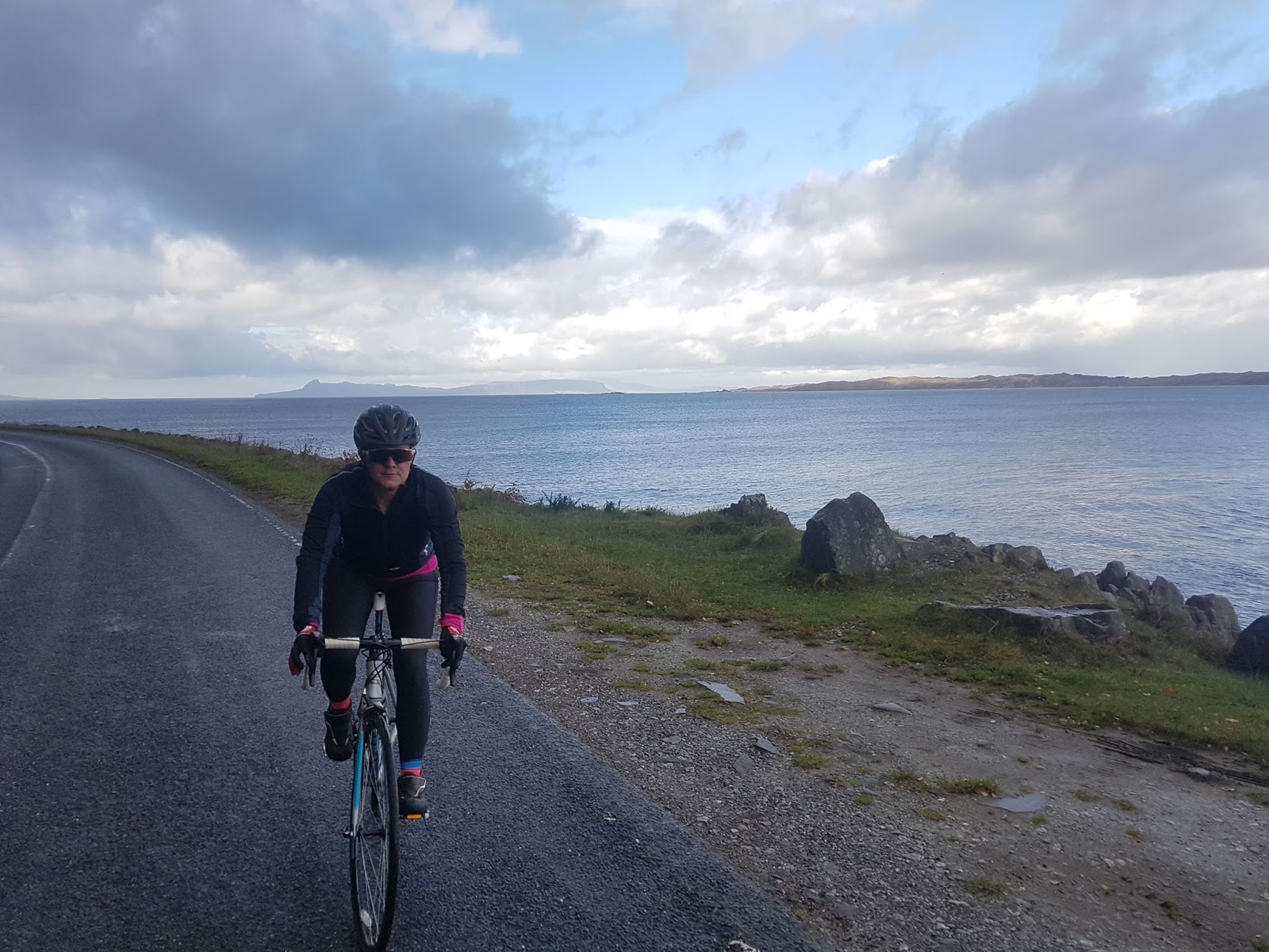 Review of The Oakley Radar EV path Biking glasses - MissLJBeauty