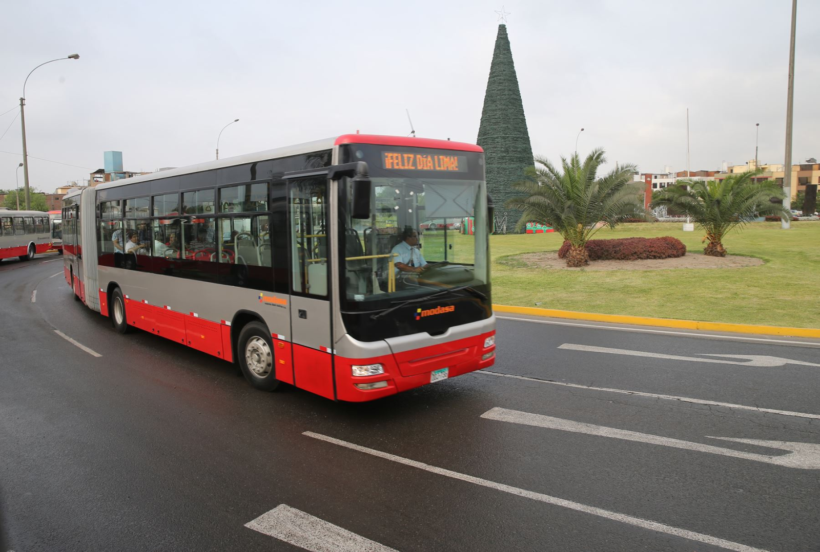 DESARROLLO PERUANO: Más Buses, para Consolidar un Necesario Corredor