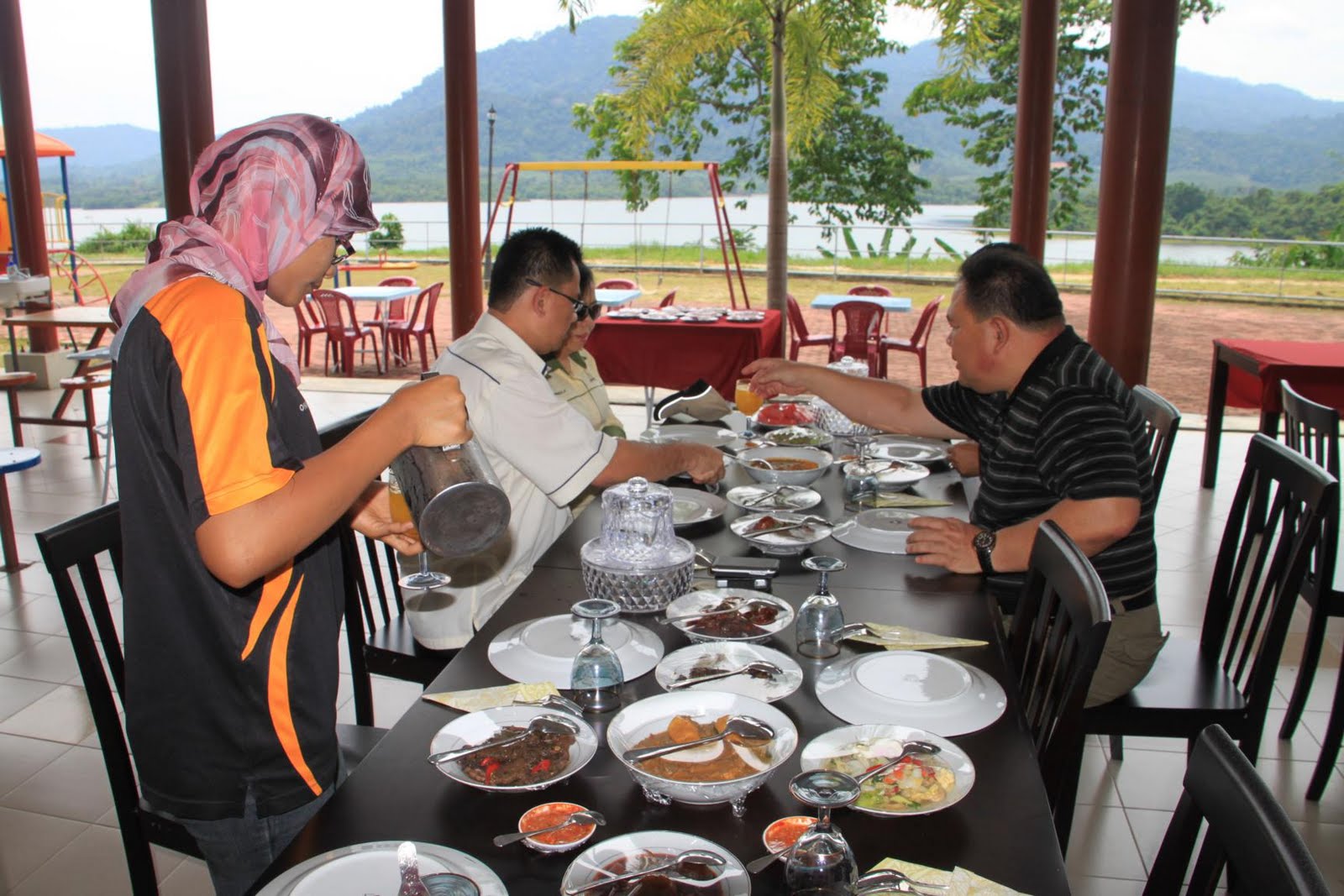 YB DATUK MOHD TAJUDIN ABDULLAH: Lawatan ke Ladang Lada Hitam/Putih oleh ...