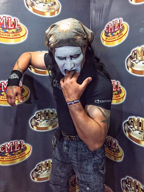 Lucha Libre Porra Fresa: Charly Manson ahora Sharly Rockstar la nueva ...