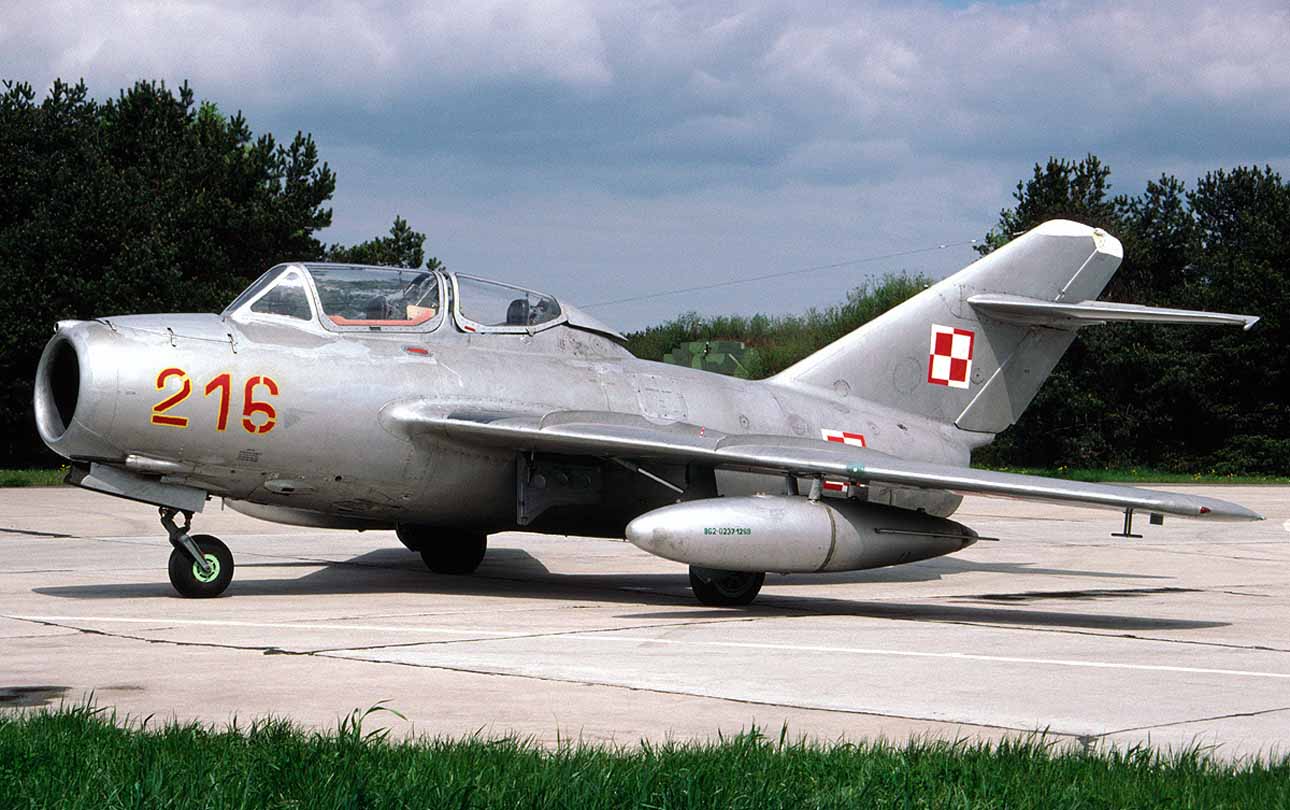 nhungdoicanh: PZL-Mielec Lim-6