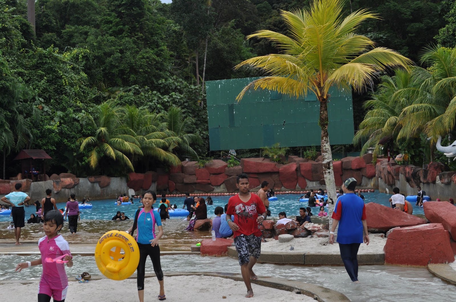 Muhammad Qul Amirul Hakim: Taman Tema Air, Bukit Merah - Bukit Merah ...