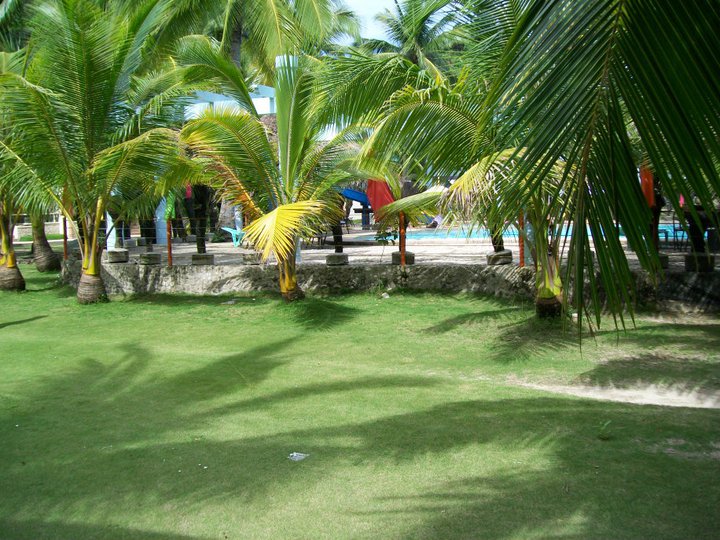 Ladawan.com: "Twin Rock Beach Resort" ~ Island of Catanduanes