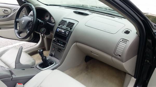 Maximum Sunday: 2002 Nissan Maxima SE 6-Spd - DailyTurismo
