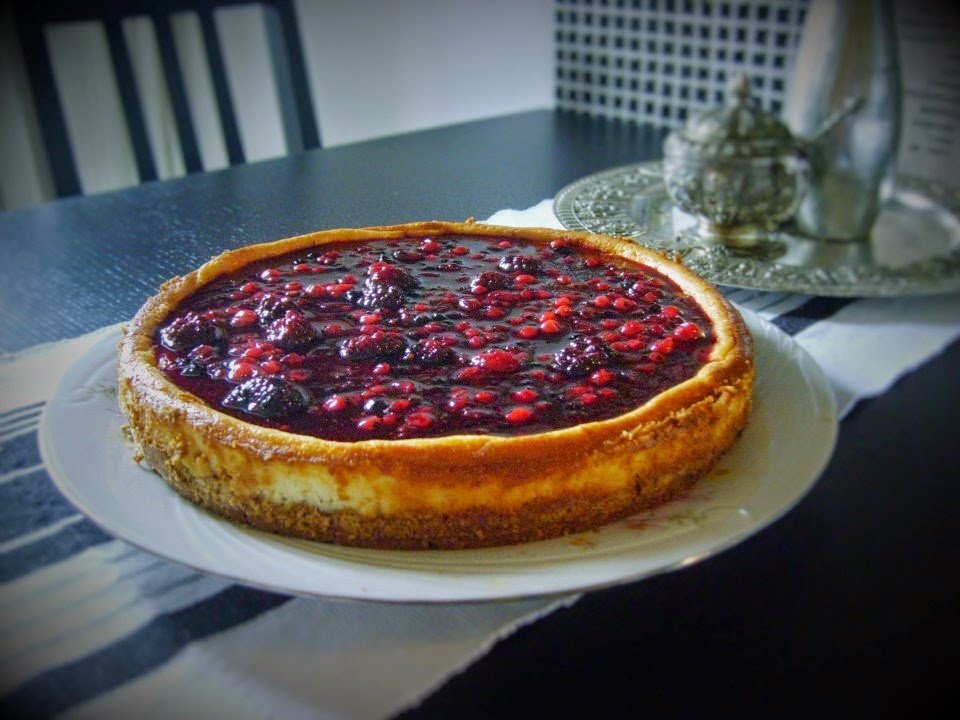 Julia's Kitchen: CHEESECAKE CU FRUCTE DE PADURE / CHEESECAKE AI FRUTTI ...
