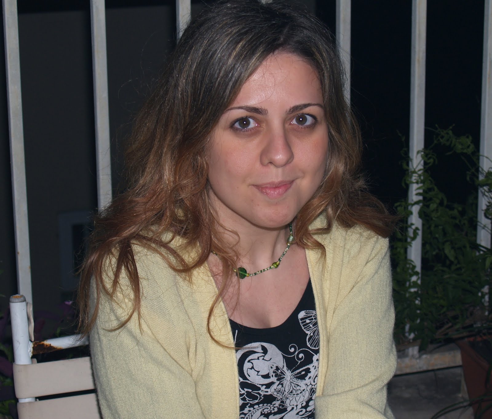 Fashion: ARACELI GONZALEZ BIOGRAPHY