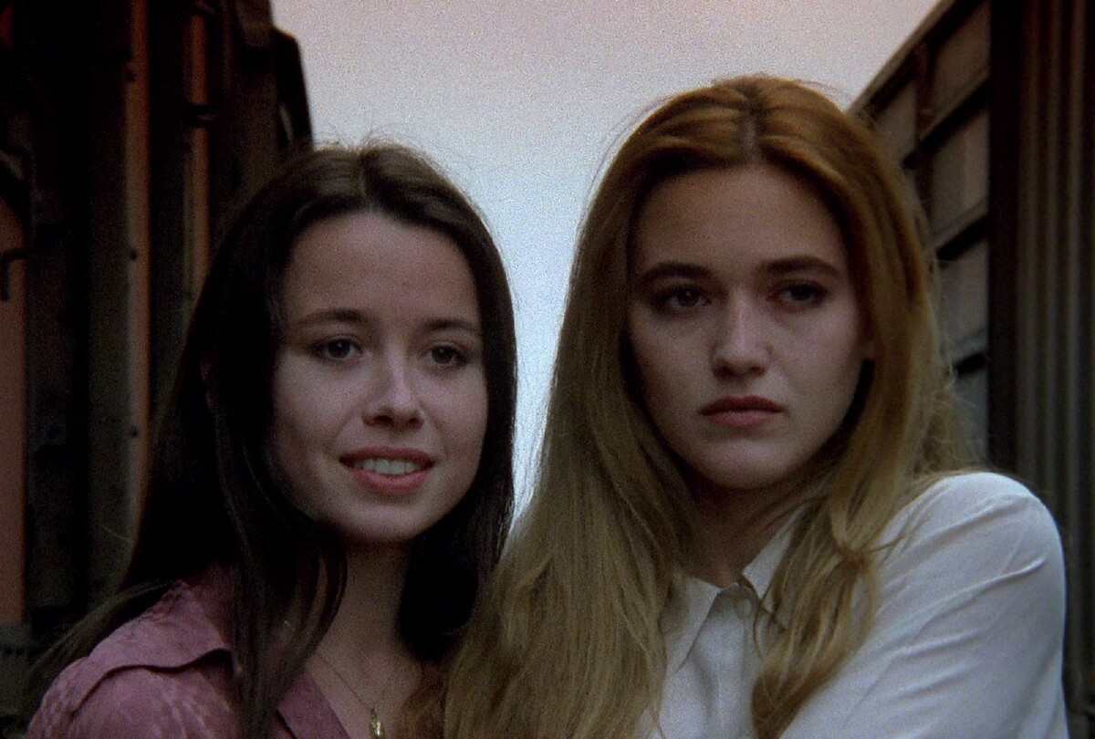 Film Fan: Two Orphan Vampires (4 Stars)