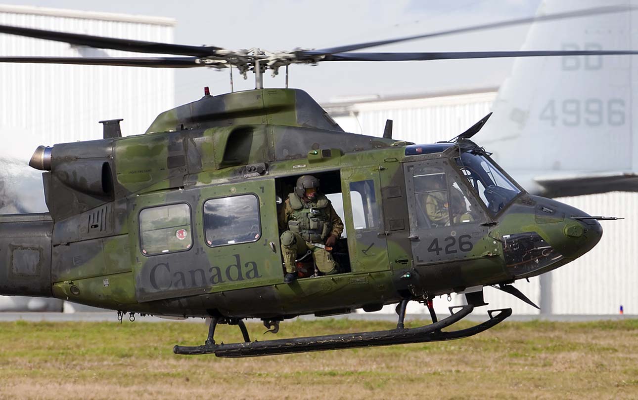 nhungdoicanh: Bell 412