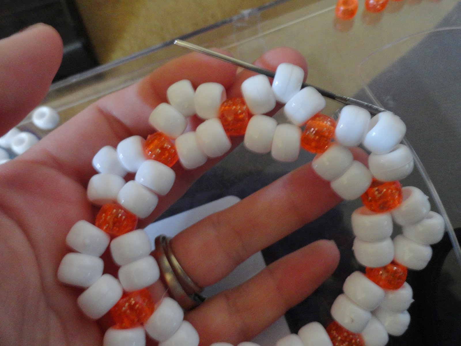 Ooh Piece of Kandi: How To Make: A Standard X-Base Cuff