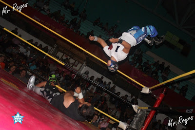 ESTRELLAS DEL RING.: Los Psycho Circus pasan sobre la Familia de Tijuana.