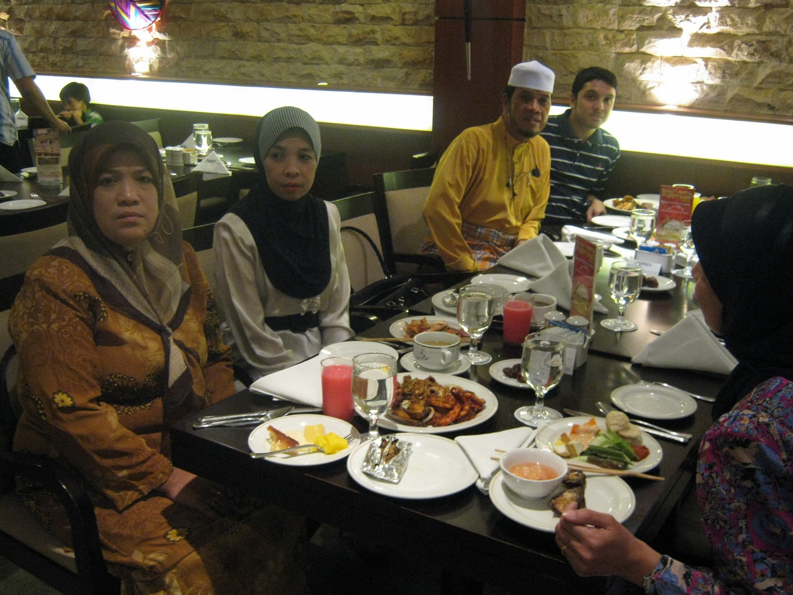 Welcome, to all staff anything in mind jst put a comment below..: Iftar ...