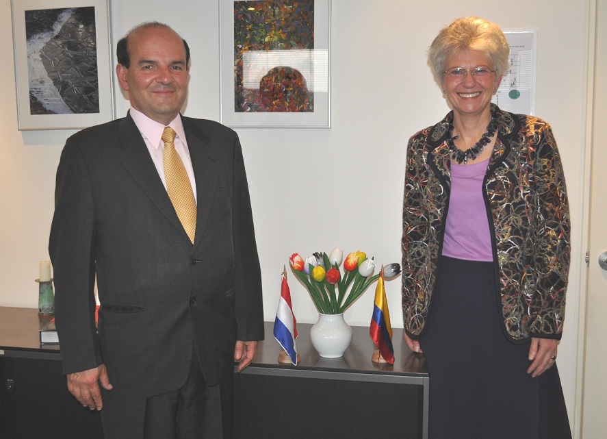 Gerney Ríos González: “QUEREMOS UN MUNDO EN PAZ”, dice embajadora de ...