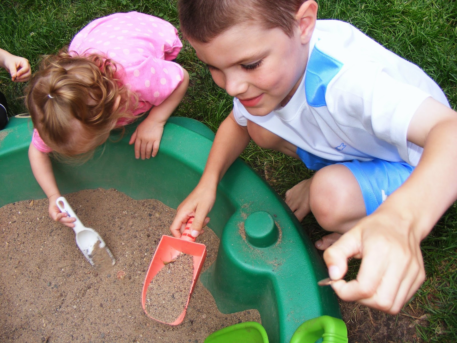 Kidspert: Sensory Sandbox Game: Digging for "Gold"