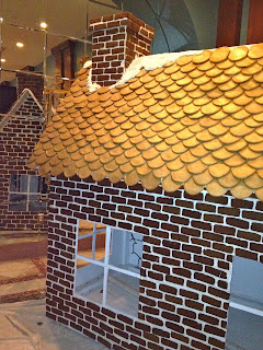 Blonde in the Kitchen: The Jefferson Gingerbread House 2011