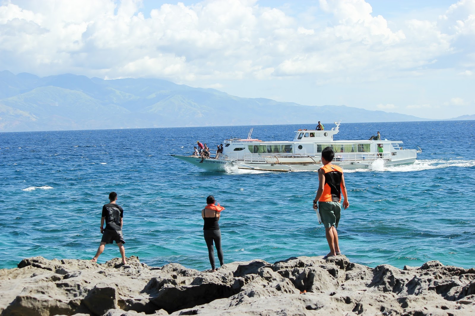 A Place Called Masasa Beach, Tingloy Island - Foot on the Loose