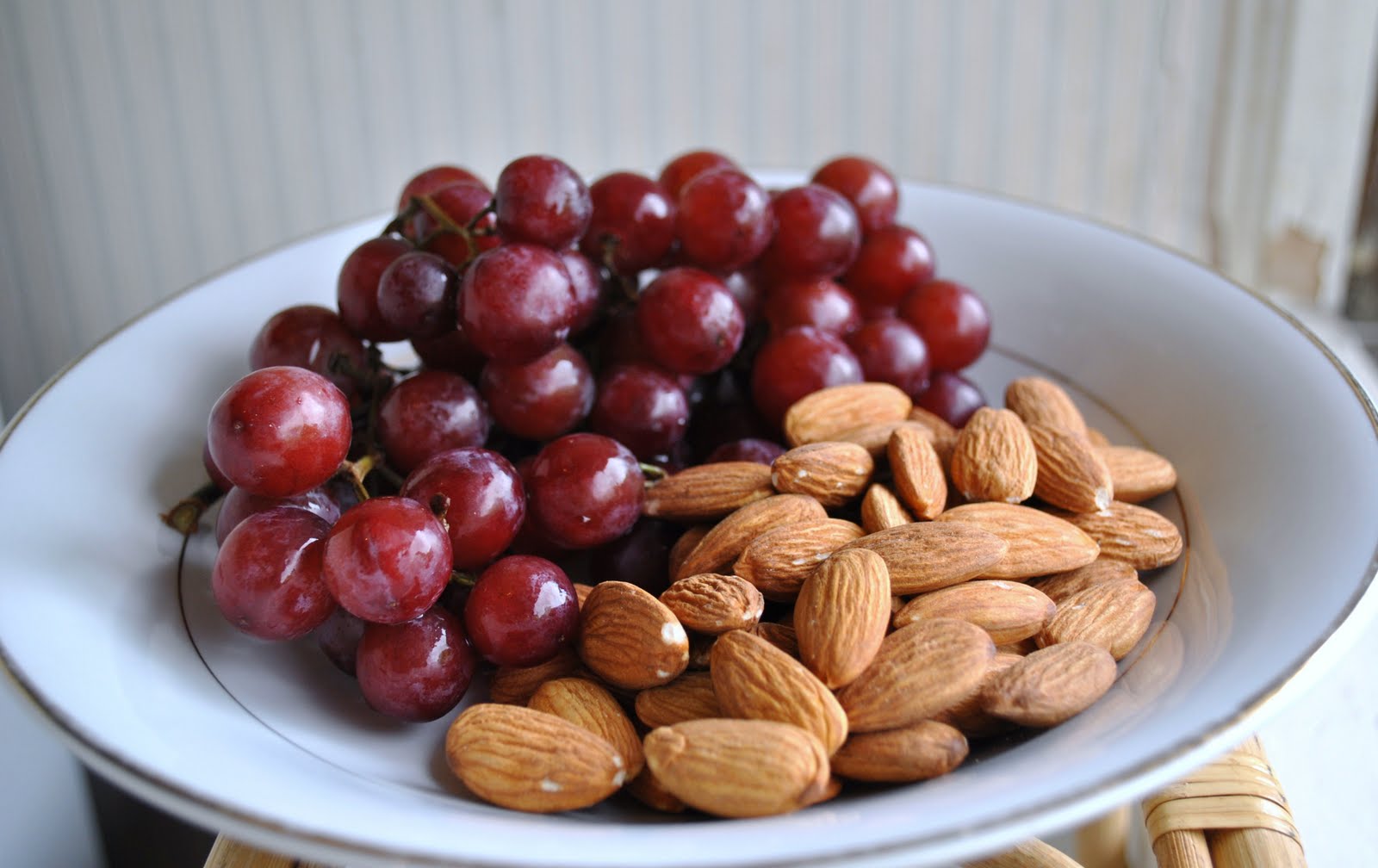 Kristin in Her Kitchen: Grapes & Almonds