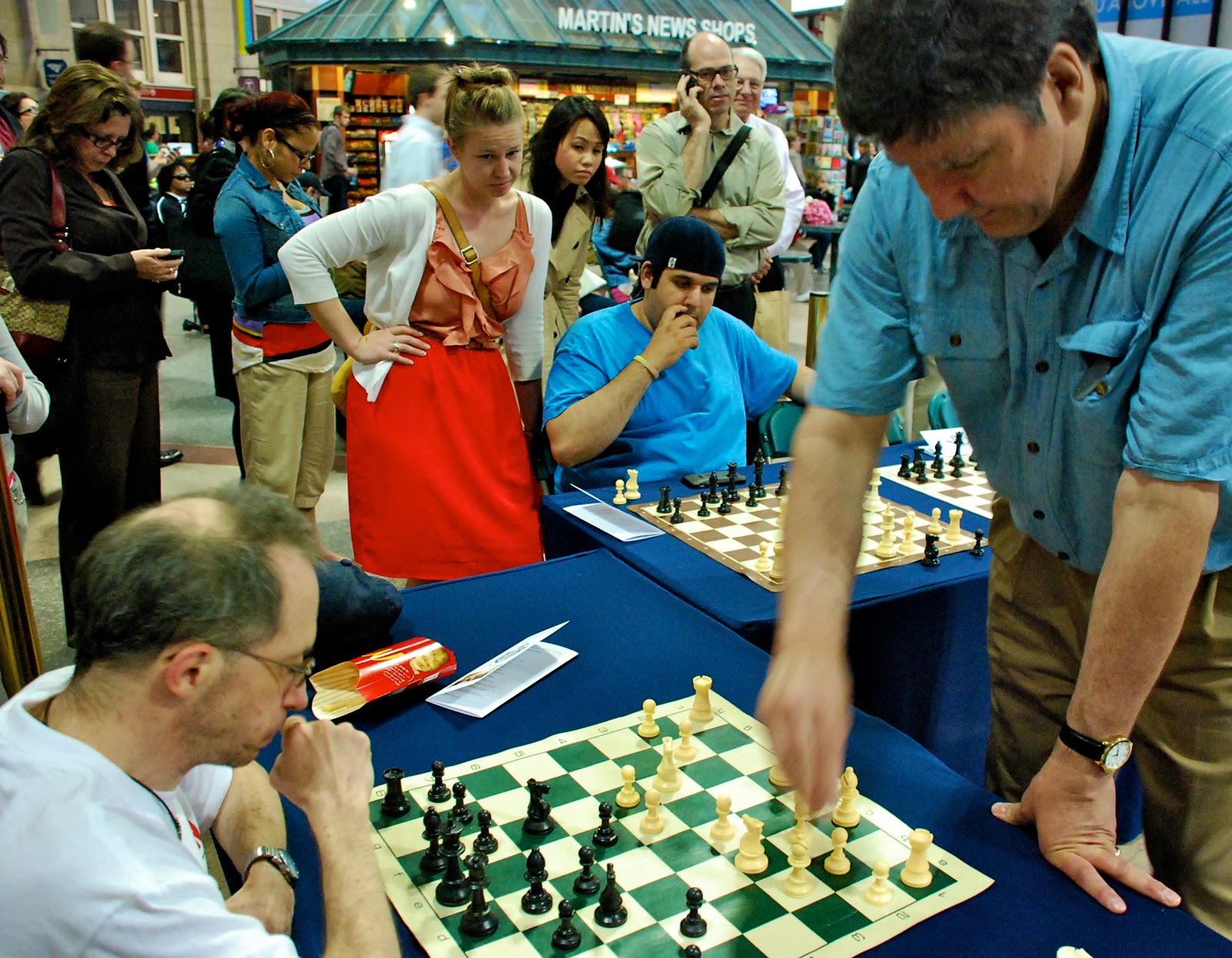 Boylston Chess Club Weblog: GRANDMASTER LARRY CHRISTIANSEN PLEASES ...