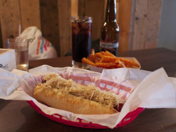 Homebuildlife: Bubbledogs: hot dogs and champagne